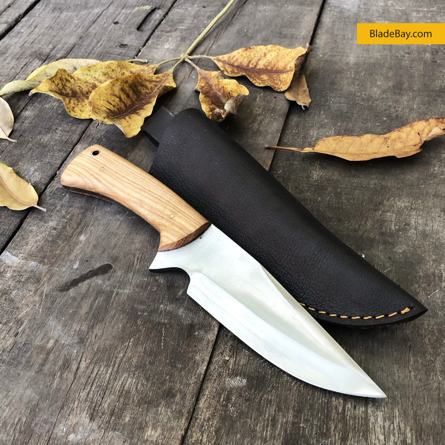 The Ultimate Guide to Handmade Hunting Knives - BladeBay